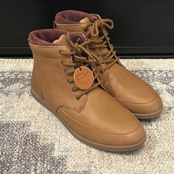 Clae | Shoes | Brand New In Box Clae Hamilton Grizzly Leather Dark Gum ...
